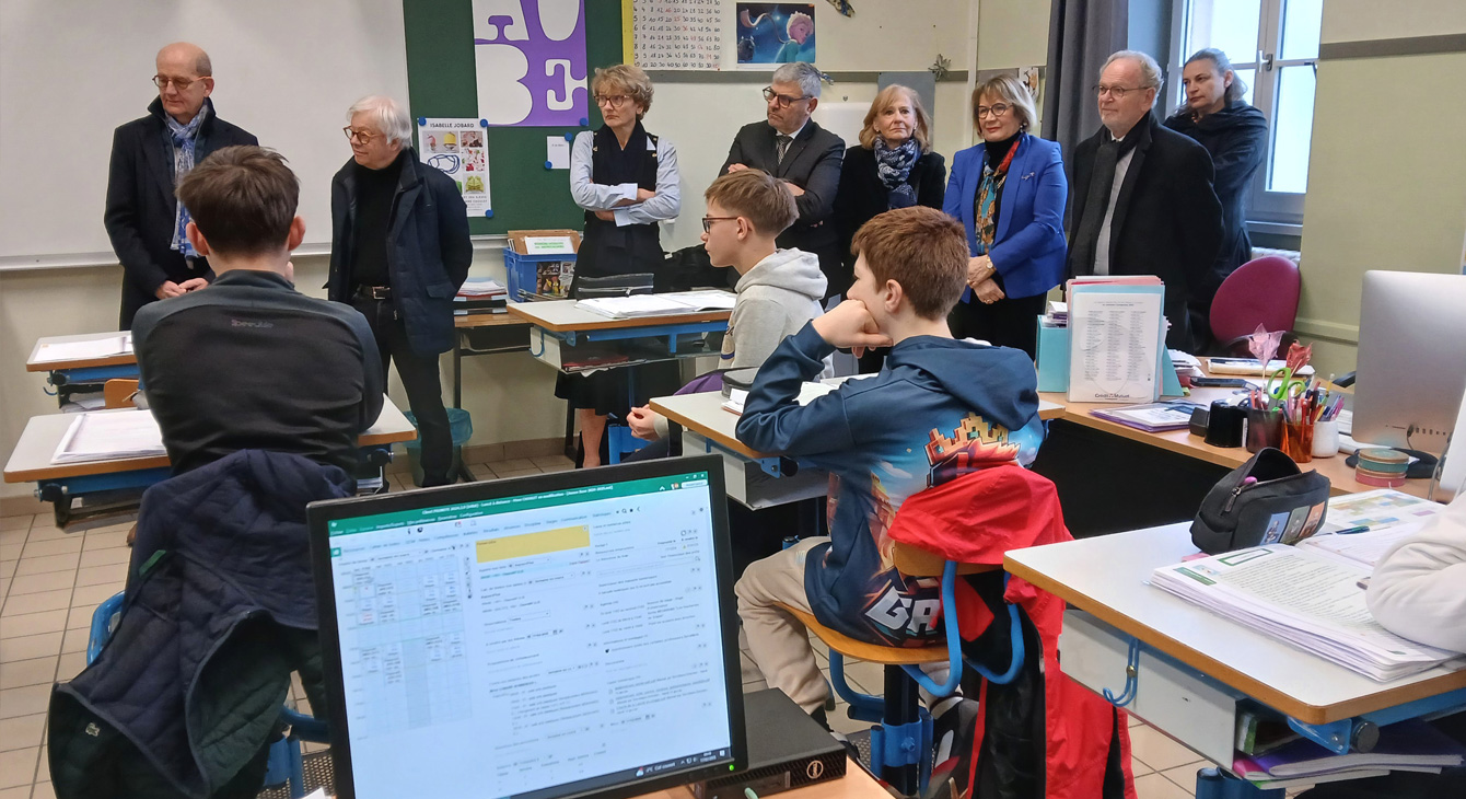 Visite des dispositifs de l’école inclusive dans un collège jurassien ...